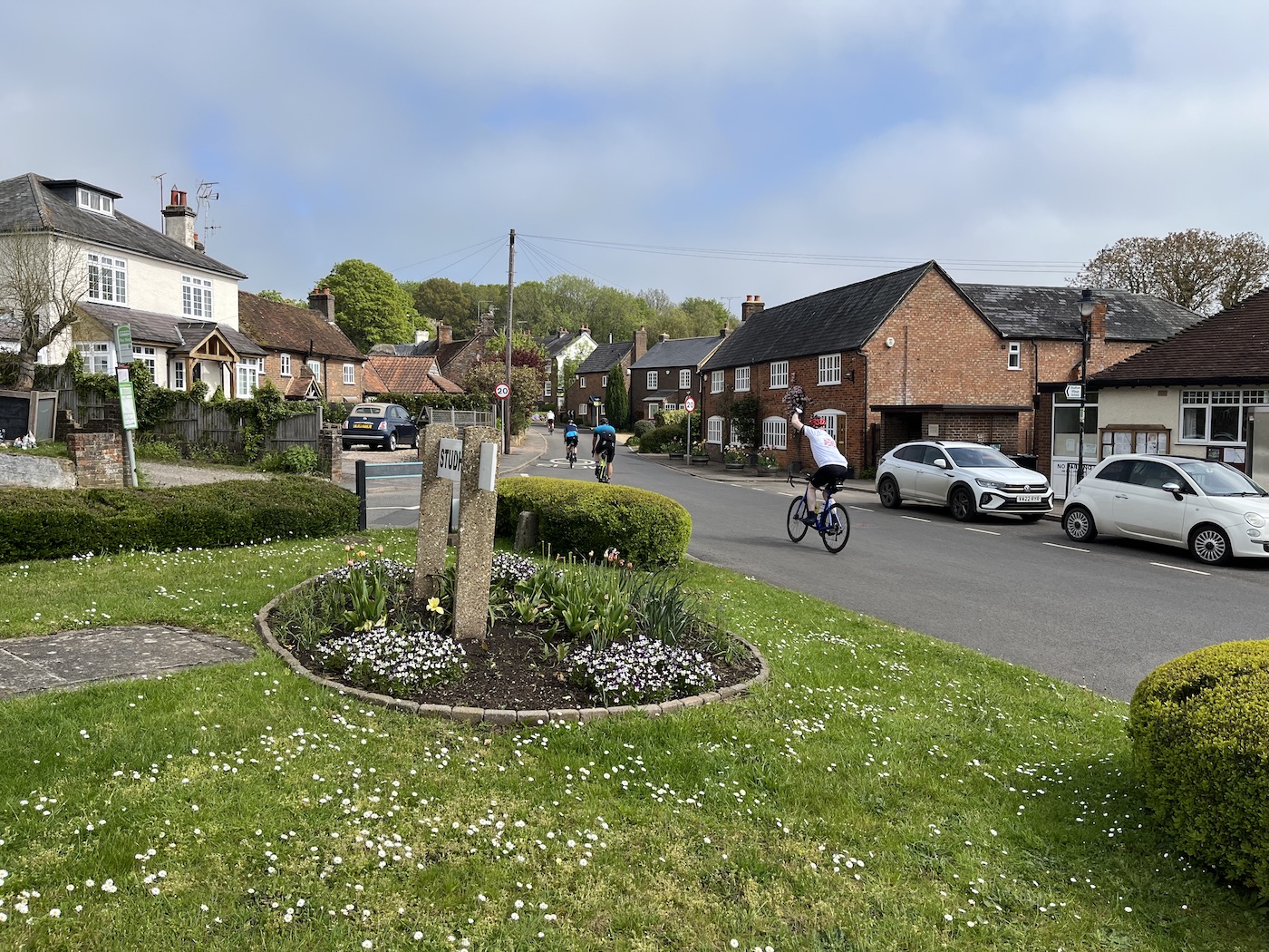 They did it! – East Farndon 100 mile cycle challenge – see photos ...